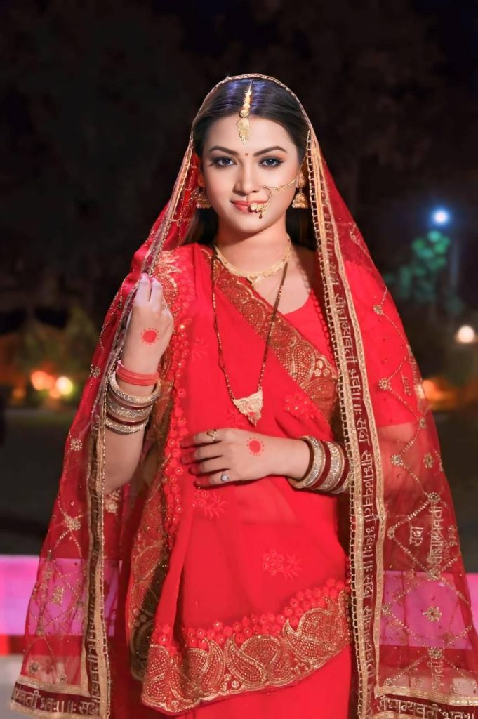 Raksha Gupta Biography: Age, Family, Career, Controversies, Photos ...