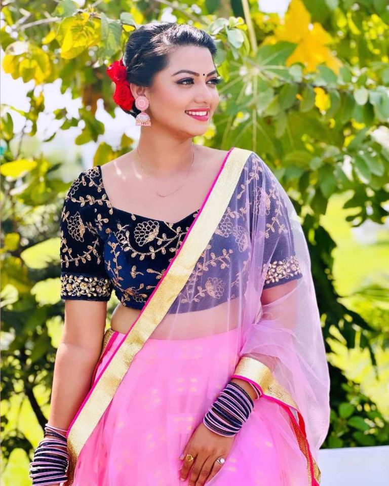 Raksha Gupta Biography: Age, Family, Career, Controversies, Photos ...