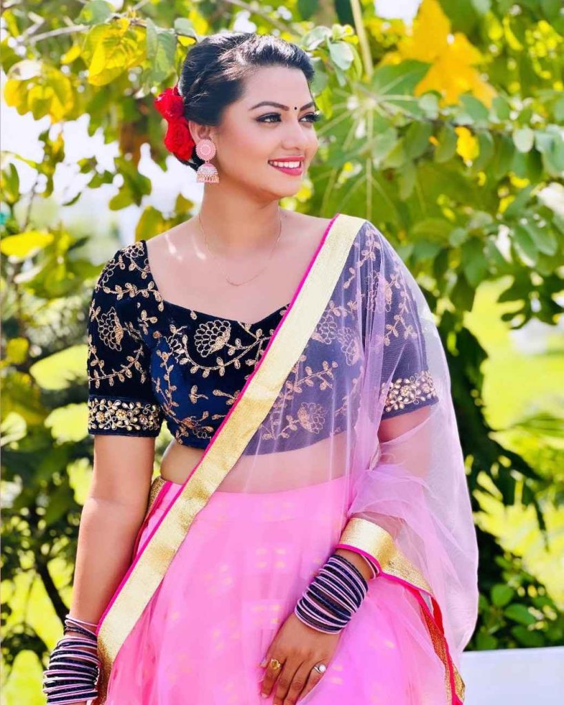 Raksha Gupta Biography: Age, Family, Career, Controversies, Photos ...